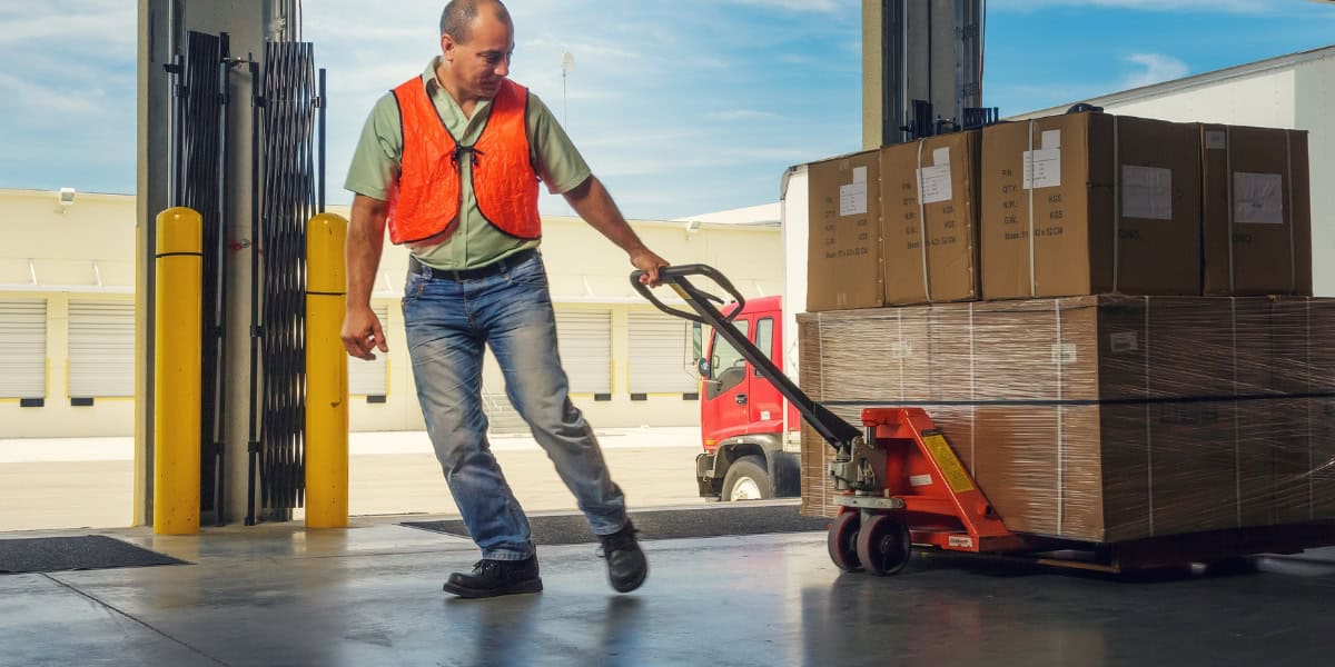A guide to the safe handling of pallets - KPT